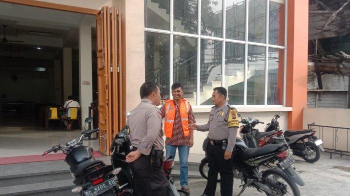 Personel Bhabinkamtibmas Polres Sibolga Laksanakan Sambang Kepada Warga