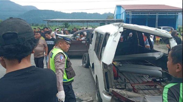 Mobil Penumpang Terbalik, Berikut Daftar Korban Luka-luka dan ...