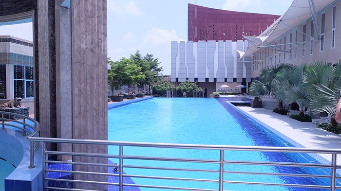 Member TFC Bisa Berenang Gratis di Mutiara Palace Club House - Tribun ...