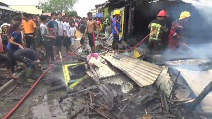 5 Rumah di Jalan Pulau Ambon Belawan Hangus Terbakar, Kerugian Ditaksir Ratusan Juta - Tribun ...