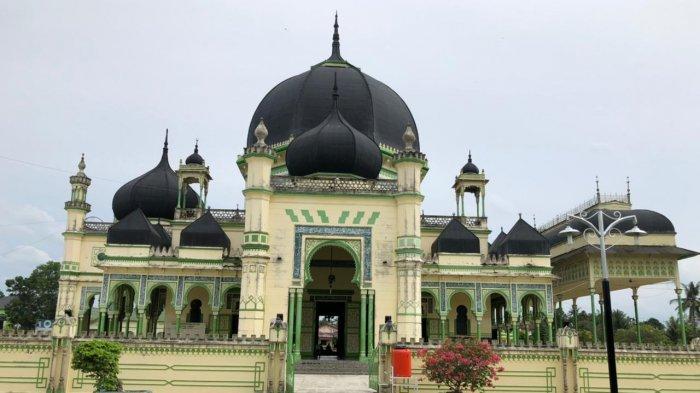 Masjid Azizi, Bangunan Bersejarah Peninggalan Kesultanan Langkat, Ramai ...