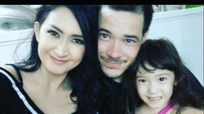 Nafa Urbach Gugat Cerai Suaminya, Menyesalkah Dinikahi Zack Lee? Jawabannya Bikin Merinding ...