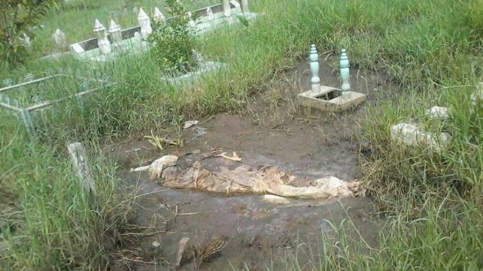 Heboh, Mayat Masih Utuh dengan Kain Kafan Keluar dari Makam - Tribun ...
