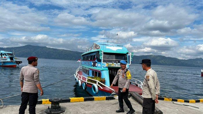 Pastikan Keselamatan Penumpang, Kasi Propam Polres Samosir Tinjau Pos Pengamanan Ops Lilin Toba ...