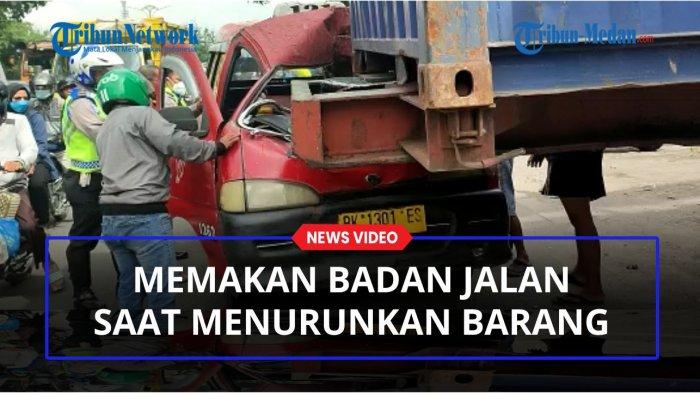 Angkot 121 Ringsek Setelah Tabrak Truk Peti Kemas, Warga Keluhkan ...