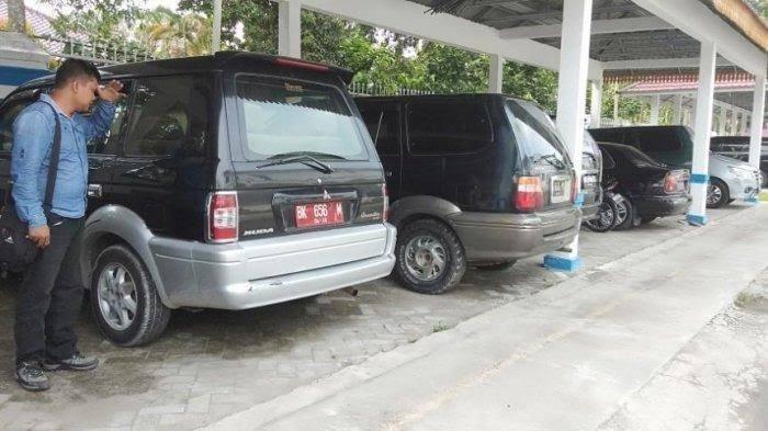 44 Mobil Dinas Dilelang Satu Paket, Warga Tunggu Pemenang Lelang Agar ...