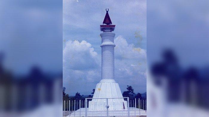 Monumen Parisang Isang Sahorbangan Di Parsosoran - Halaman all - Tribun ...