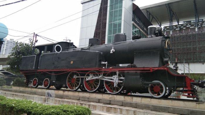 Monumen Lokomotif Deli Spoorweg Maatschappij di Medan, Ikon Sejarah ...