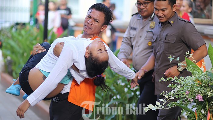 Wanita Cantik Ini Syok lalu Pingsan setelah Divonis 9 Tahun Penjara, Ini Foto-fotonnya - Tribun ...