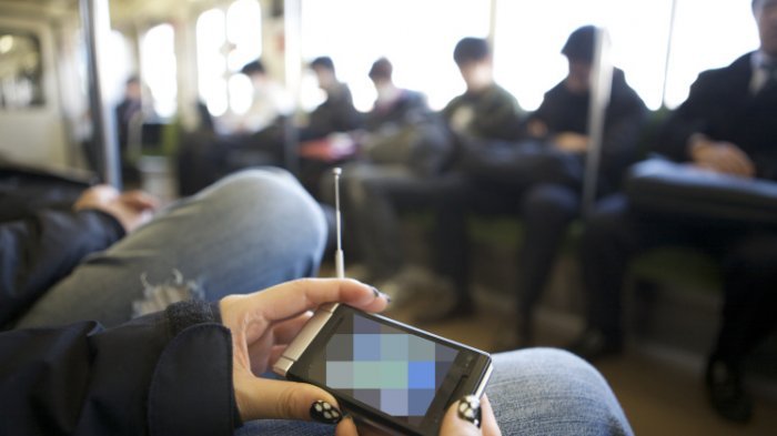 AWAS, Bahaya Ini Mengintai Anda yang Suka Buka Iklan Bergambar Wanita S3ksi di HP - Tribun-medan.com