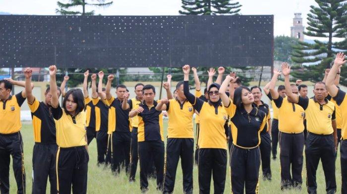 Bersama Personel, Kapolres Tanah Karo Olahraga Bersamadi Stadion Samura ... Bersama Personel, Kapolres Tanah Karo Olahraga Bersamadi Stadion Samura ...