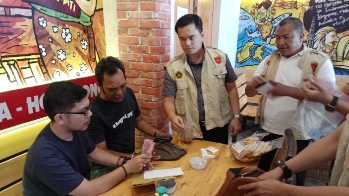 Pegawai Dispenda Terima Uang Suap Rp 6 Juta dari Restoran Ria - Tribun ...