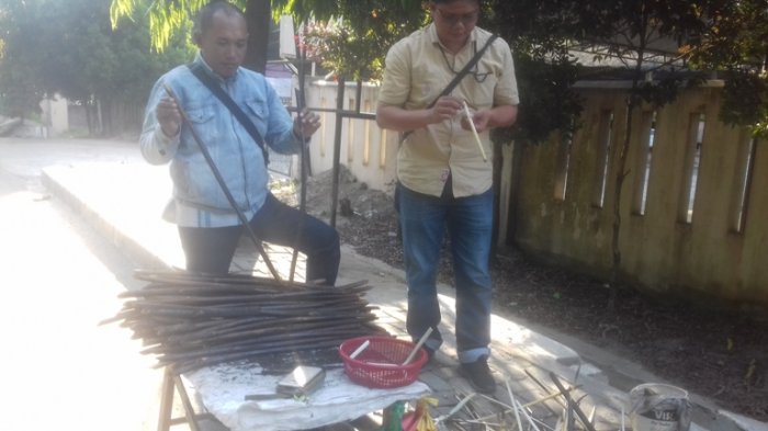 Dagangan Boru Harahap Laris Manis, Satu-Satunya Penjual Pakat di ...
