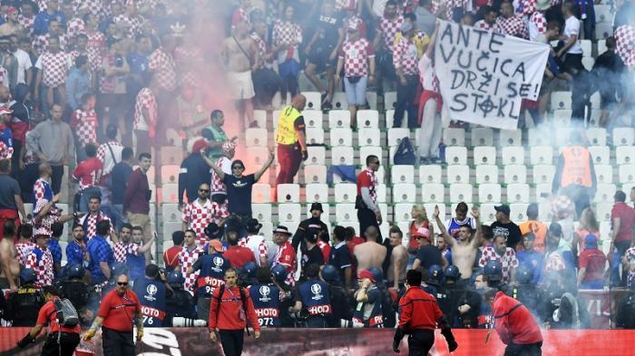 Pesan Khusus Pendukung Kroasia saat Insiden Pelemparan Flare - Tribun-medan.com