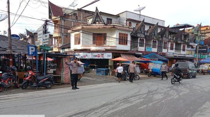 Sering Dilanda Macet, Polsek Laguboti Siaga Atur Lalu Lintas di Pasar ...