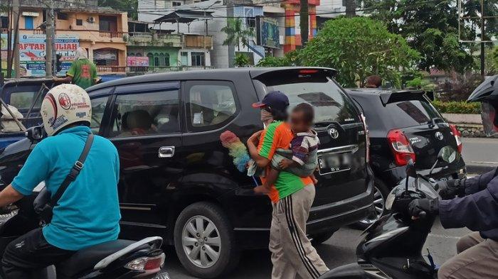 Pengemis Gendong Anak di Medan Kian Marak saat Pandemi, Pengakuannya ...