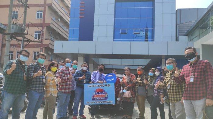 BRI Medan Sisingamangaraja Serahkan Hadiah Simpedes Kepada Nasabah ...