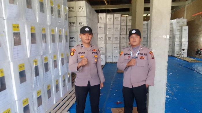Personel Satgas Preventif Polres Toba Rutin Patroli dan Pengamanan Gudang Logistik - Tribun ...