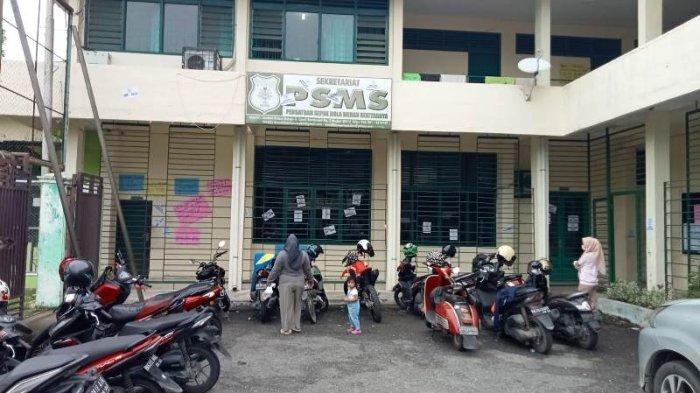 Poster Pesan Kekecewaan Suporter di Mes PSMS Medan: Harga diri PSMS ...
