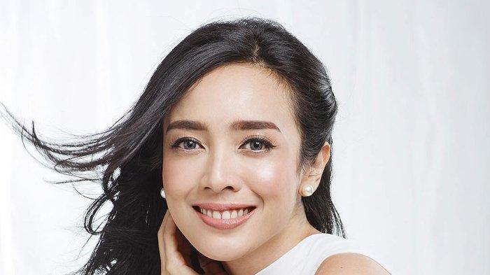 Artis Cantik Ini Akhirnya Hamil Anak Pertama setelah 12 Tahun ...