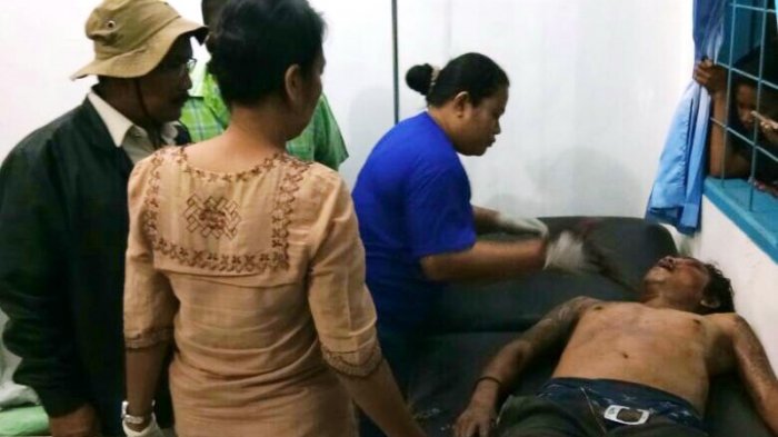 Pria Bertato Tanpa Identitas Tewas Diamuk Massa - Tribun-medan.com Pria Bertato Tanpa Identitas Tewas Diamuk Massa - Tribun-medan.com