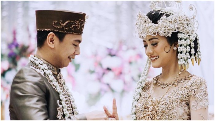 Raditya Dika Akhirnya Mengakui Kehamilan Sang Istri, Ternyata Segini ...
