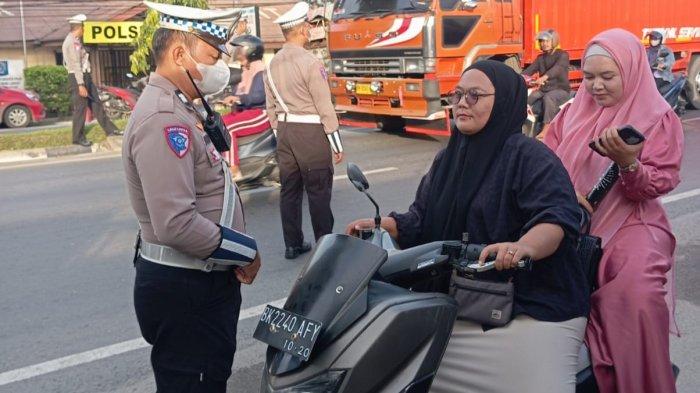 Polres Langkat Gelar Razia Ops Keselamatan Toba 2025 di Jalan Jendral KH Z Arifin - Tribun-medan.com
