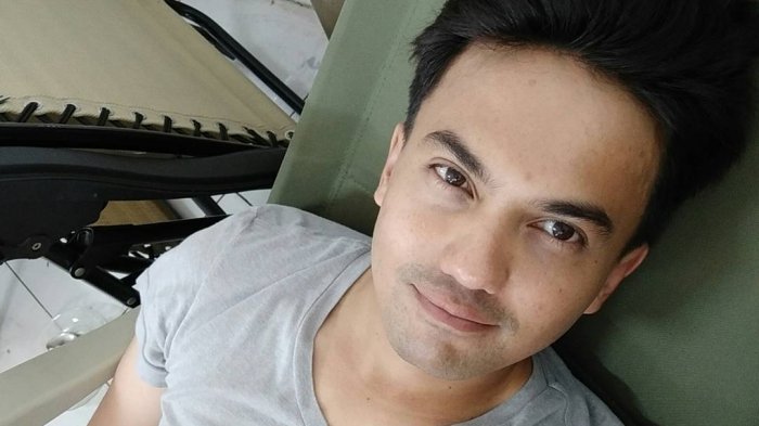 Kembali Syuting, Sahrul Gunawan Curhat Kini Harus Pakai Sweater ala ...