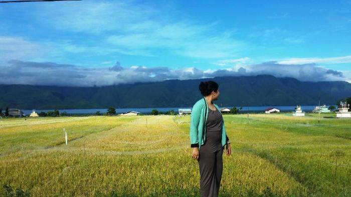 Pantai Pasir Putih Parbaba Tak Kalah Indah dari Pantai Laut - Tribun ...