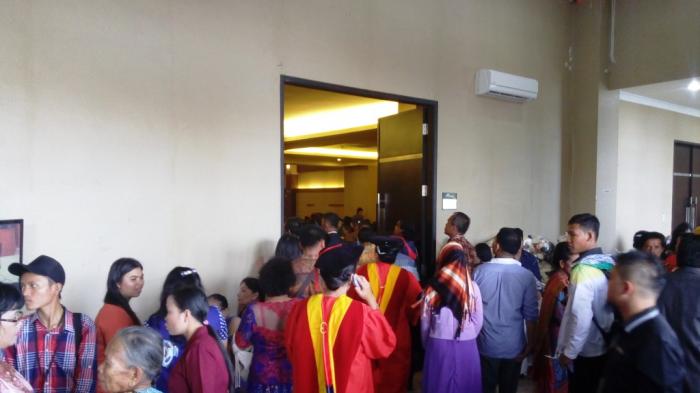 Wisuda Universitas Quality Ricuh - Tribun-medan.com