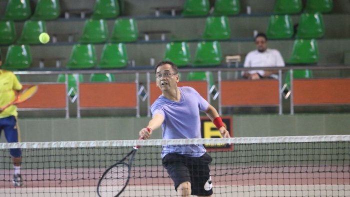 Selain Sepak Bola, Berikut Daftar Olahraga yang Disukai Sihar Sitorus ...