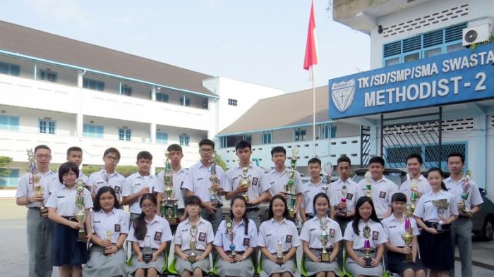 SMA Methodist 2 Apresiasi Siswa Berprestasi 2015/2016 - Tribun-medan.com