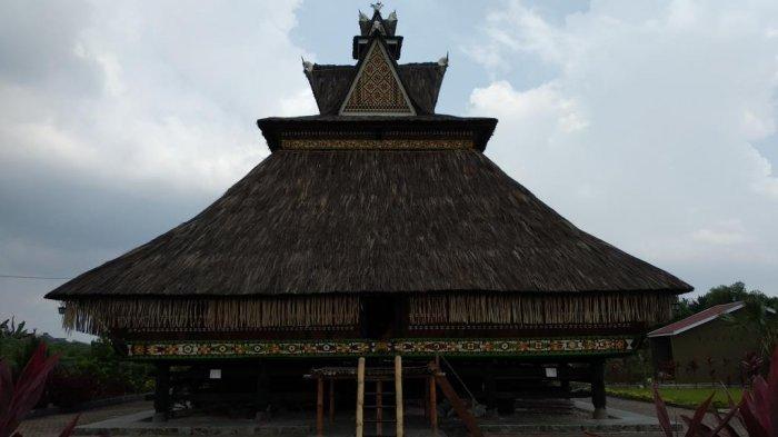 LIRIK dan Arti Lagu Seni Karo Karya Komponis Djaga Depari - Tribun ...