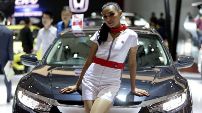 Cantiknya SPG Bintang Lima di IIMS 2017, Yuk Intip Foto-fotonya ...