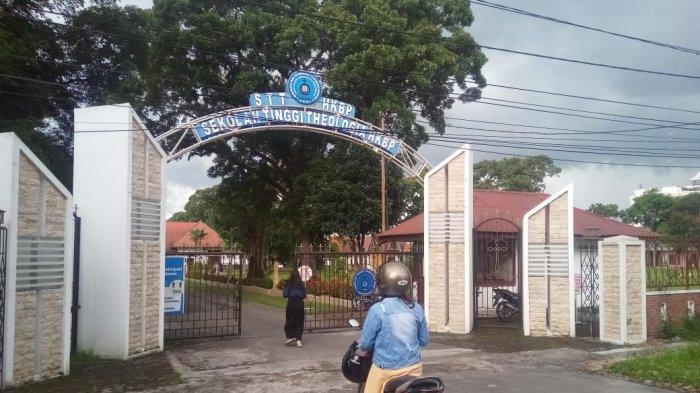 Setelah 1 Orang Positif, 36 Mahasiswa Sekolah Tinggi Theologia (STT ...