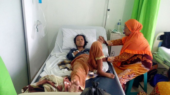 Setahun Menahan Sakit Tipus, Sugiarti Akhirnya Bisa Dirawat di Rumah ...