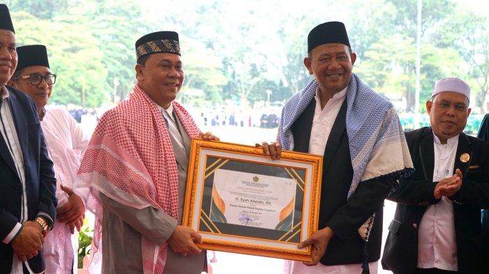 Hari Santri Nasional 2023, Syah Afandin Terima Penghargaan Kepala Daerah Peduli Ponpes - Halaman ...