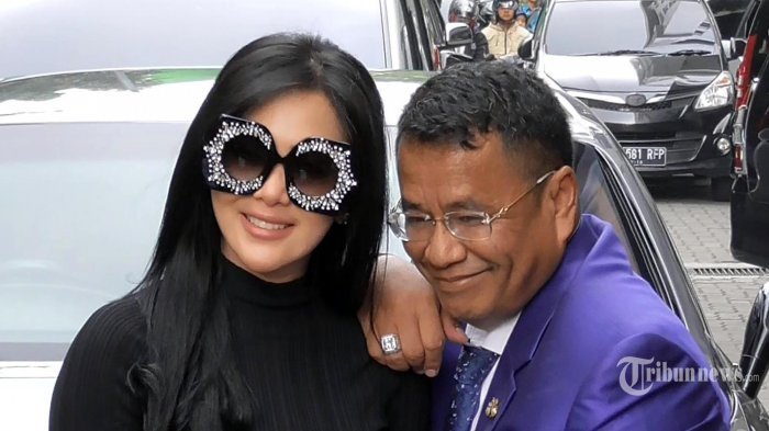 Harga Kacamata Syahrini Ternyata Fantastis, Netizen: Seharga Kacamata ...