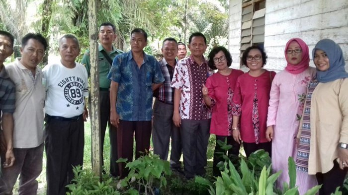 Tim UPPM Politeknik Negeri Meden Kembangkan Tanaman Obat di Desa Binaan ...