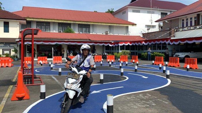 Dua Kali Gagal Ikut Ujian Praktik SIM C, Pria Bernama Boni Lulus Usai ...