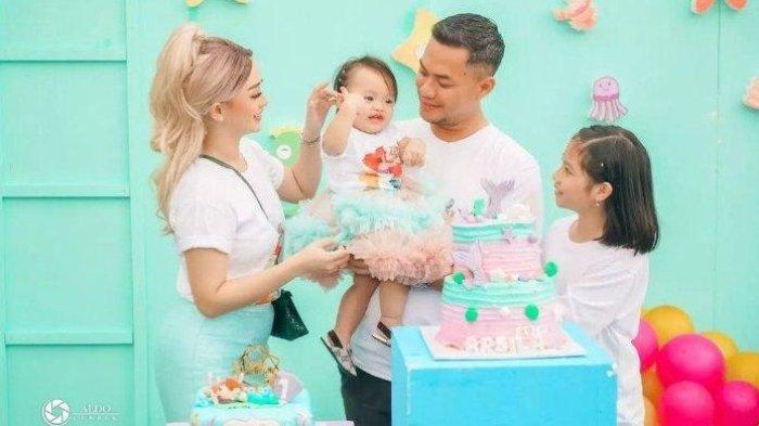 Aksi Arsila Anak Zaskia Gotik Curi Perhatian, Gaya Hijab Putri ... Aksi Arsila Anak Zaskia Gotik Curi Perhatian, Gaya Hijab Putri ...