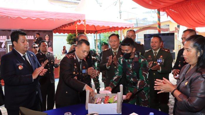 Syukuran Bhayangkari ke-77, Kapolres Samosir Potong Tumpeng Bersama Forkopimda Lambangkan ...