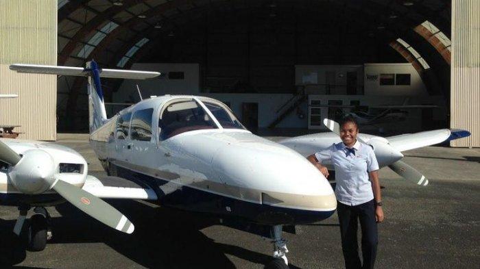 Kisah Vanda Pilot Pertama Asal Papua, Pernah Ditolak Garuda Indonesia ...