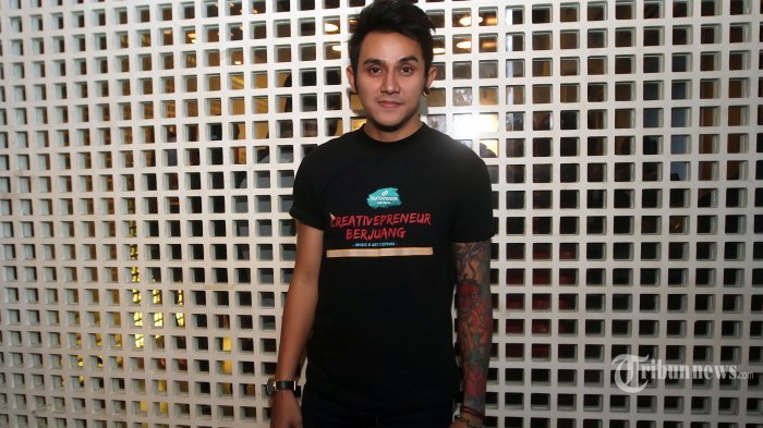 Vicky Nitinegoro Merasakan Betapa Islam Itu Indah - Tribun-medan.com