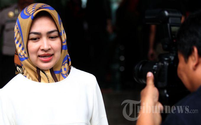 Wawan Ngamar Dengan Artis Muda FTV, Padahal Istrinya Tidak Kalah Cantik - Tribun-medan.com