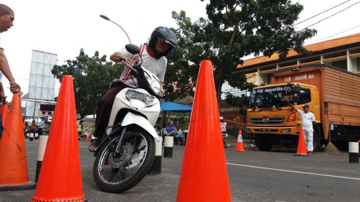 Ini Tips Agar Lulus Ujian Praktek Uji Kompetisi SIM - Tribun-medan.com