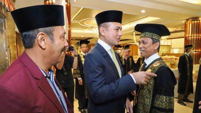 Berikan Beasiswa ke Mahasiswa, Musa Rajekshah Harapkan Akreditasi UISU ...