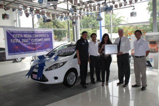 Ford Medan Raih Penjualan Terbaik 2011 - Tribun-medan.com