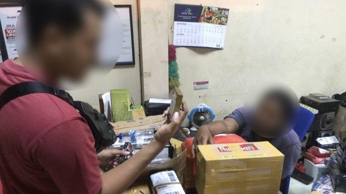 Bea Cukai Kudus Gagalkan 197 Ribu Rokok Ilegal dari Agen Jasa Pengiriman - tribunmuria.com