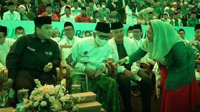 Ganjar-Erick Duduk Kompak Berdampingan Ditengahi KH Miftachul Akhyar di Acara NU - tribunmuria.com